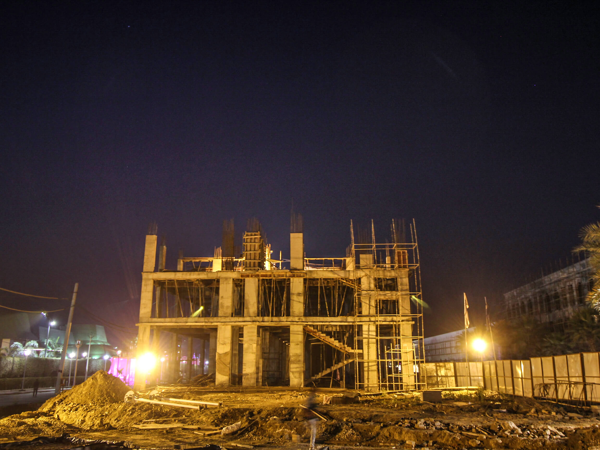 Buy Commercial Property in Ludhiana - Omaxe Royal Arcade