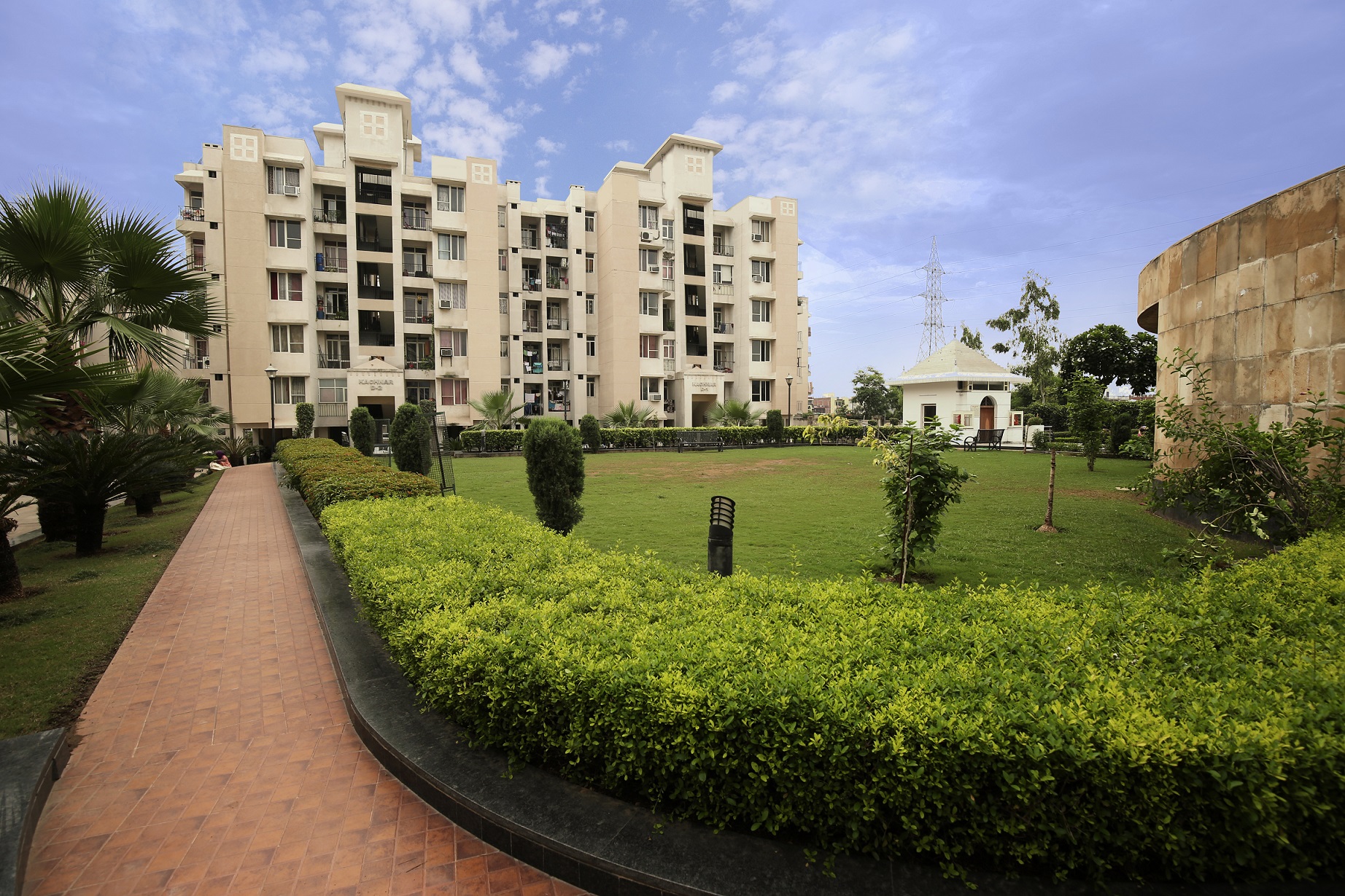 Flats in Baddi | 1 BHK, 2 BHK, 3 BHK Flat in Baddi - Omaxe Park Woods